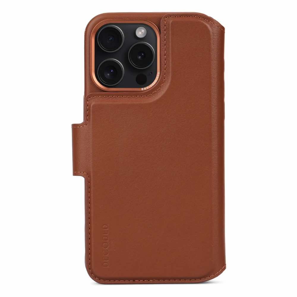 Decoded iPhone 15 Pro 2-in-1 Leather Wallet Cases