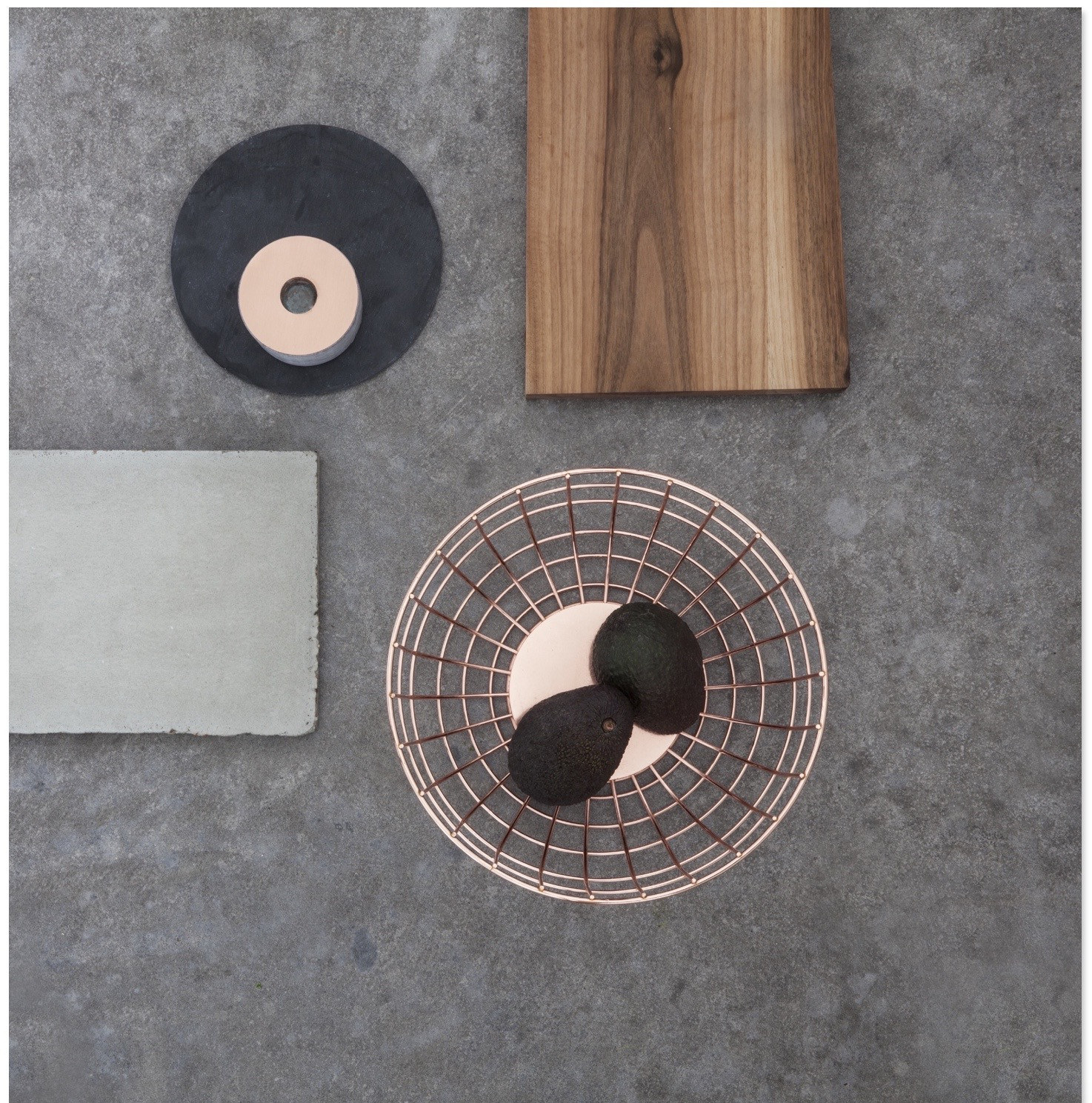 Menu Norm Wire Bowl brass